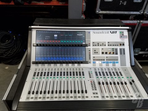For Sale - SOUNDCRAFT VI1 32X32 DIGITAL CONSOLE AND ROAD CASE (INCLUDES ...