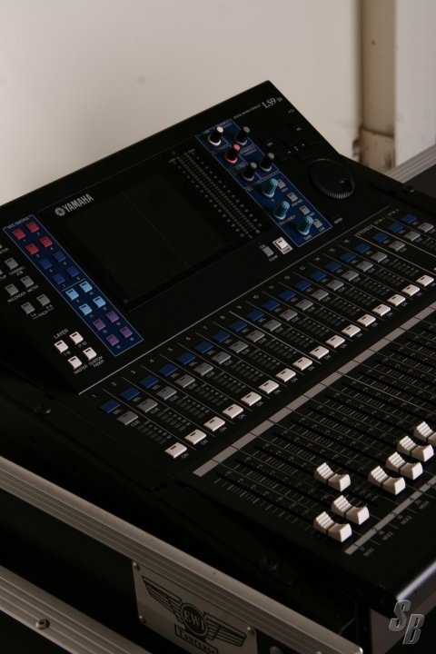 Listing - YAMAHA LS9-16 CONSOLE WITH CASE - Detail - CONSOLE/DIGITAL - SoundBroker.com