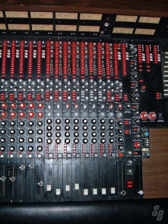 Listing - TWO (2) MCI JH-416 CONSOLES - 24 TRACK - NEEDS RESTORATION ...