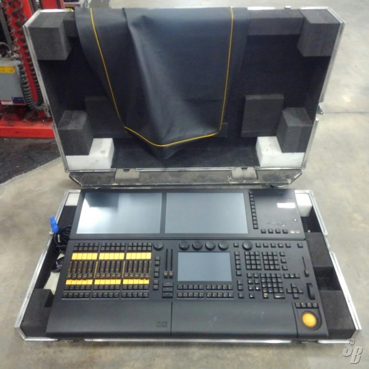 For Sale - MA LIGHTING MA2 LIGHT 4,096 CH CONSOLE WITH CASE - Listing ...