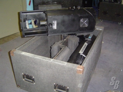 Listing - INTELLABEAM 700HX IN ROAD CASES, GOOD MIRRORS, NEWER LAMPS ...