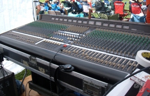 Listing - YAMAHA PM3000 - Detail - CONSOLE - SoundBroker.com