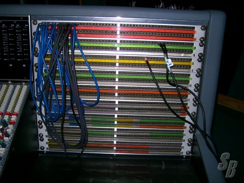 Listing - NEVE VR 60 LEGEND CONSOLE WITH FLYING FADERS - Detail ...