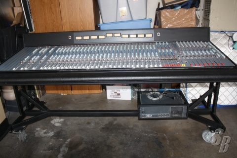 Listing - CLASSIC 89 DDA ARENA D SERIES LIVE SOUND MIXING BOARD - MINT ...