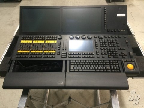 Listing - MA LIGHTING MA2 LIGHT 4,096 CH CONSOLE WITH CASE - Detail ...