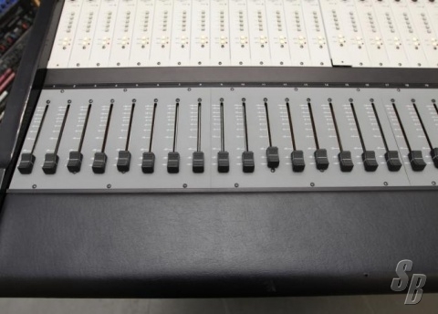 Listing - PEAVEY AMR 2400 CONSOLE FROM THE BEARSVILLE STUDIOS IN ...