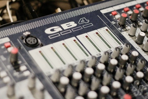 Listing - SOUNDCRAFT GB4 32 CHANNEL MIXER SOUNDBOARD FOH/MONITOR MIXER ...