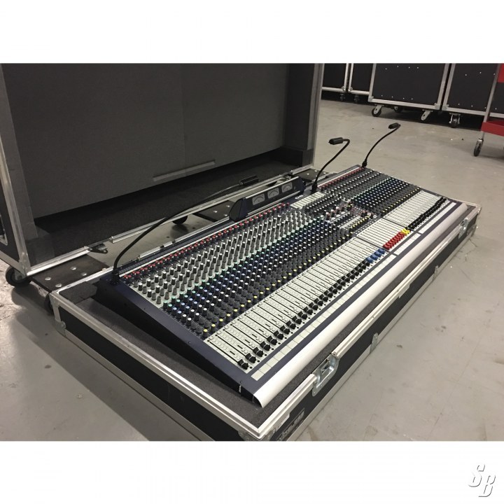 Listing - SOUNDCRAFT GB8 40-CHANNEL ANALOG MIXER W/ ROAD CASE - Detail ...