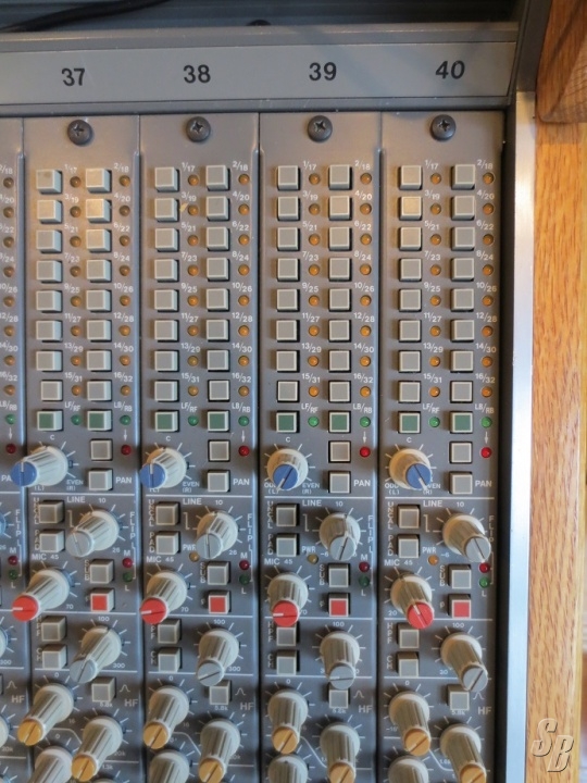 Listing - TASCAM M700 40X32 DESK - Detail - CONSOLE/RECORDING ...