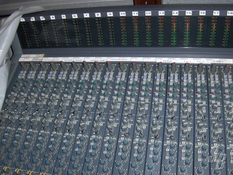 Listing - SOUNDCRAFT SAPPHYRE PRO AUDIO RECORDING CONSOLE -LARGE FRAME ...