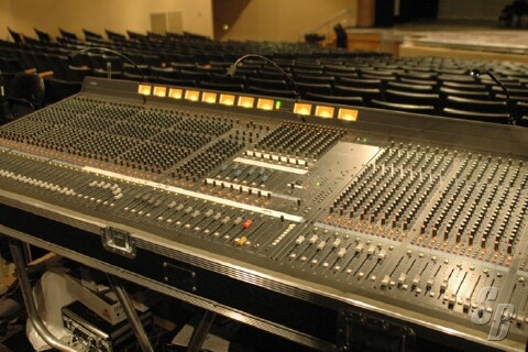 Listing - YAMAHA M2500-56C W/ CUSTOM ROADCASE - Detail - CONSOLE ...